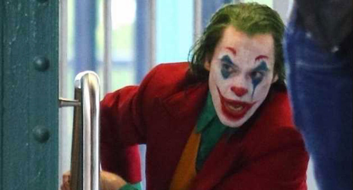 Joaquin Phoenix spotted back in costume on the set of JOKER - Get Your ...